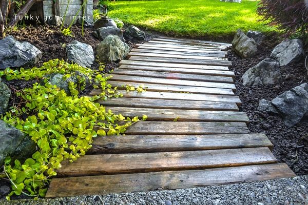 46+ Easy & Cheap Garden Path Ideas For Your Beautiful Garden
