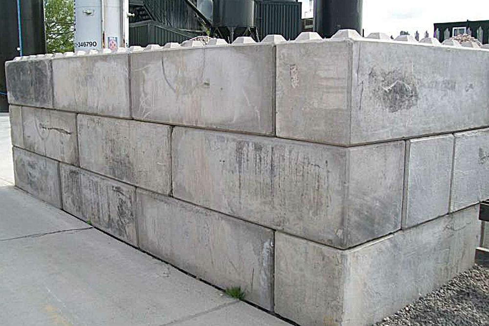 19+ Different Types of Retaining Wall Materials & Designs With Images