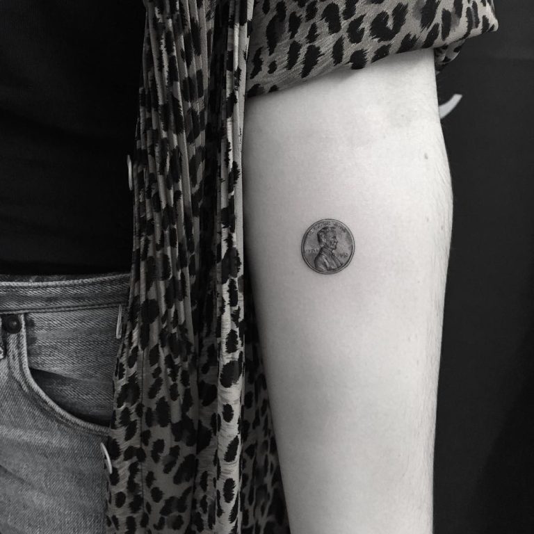 34 Small & Cute Tattoo Ideas With BIG Meaning Behind Them For Women