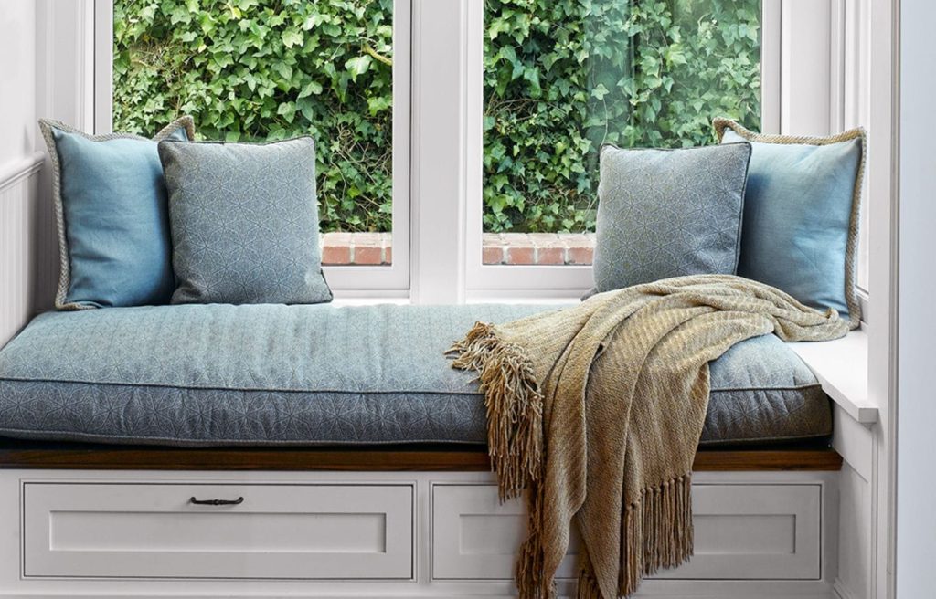 30+ Beautiful and Comfy Built-in Window Seat Ideas & Designs