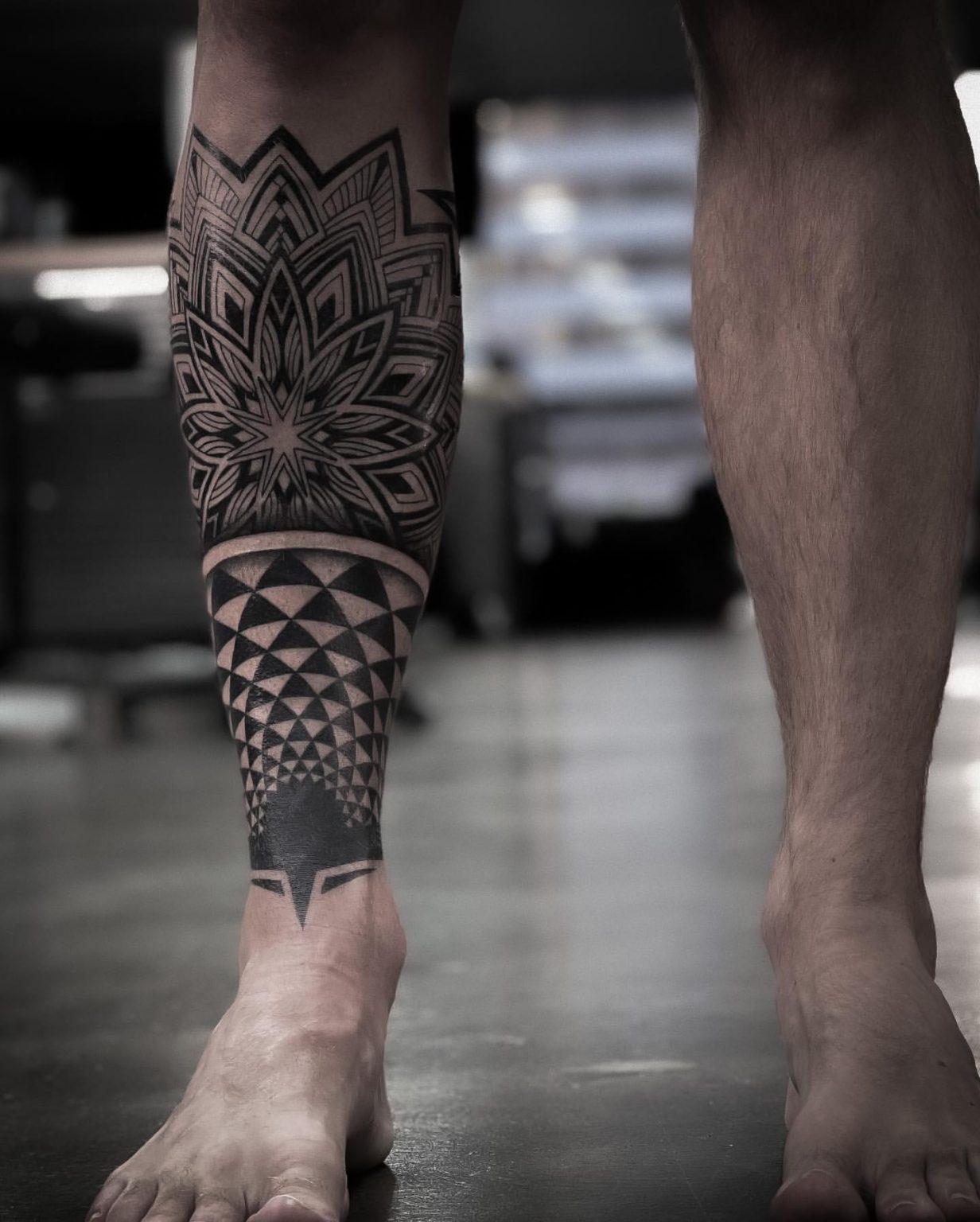 25 Stunning Leg Tattoo Ideas: From Mythology to Portrait Designs - DIY ...
