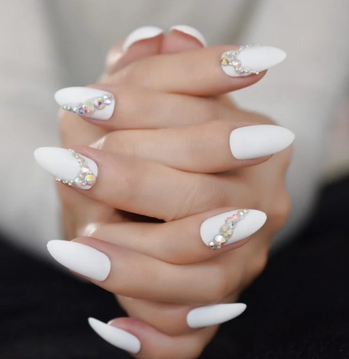 25 Stunning White Nail Designs for a Chic and Elegant Look - DIY Morning